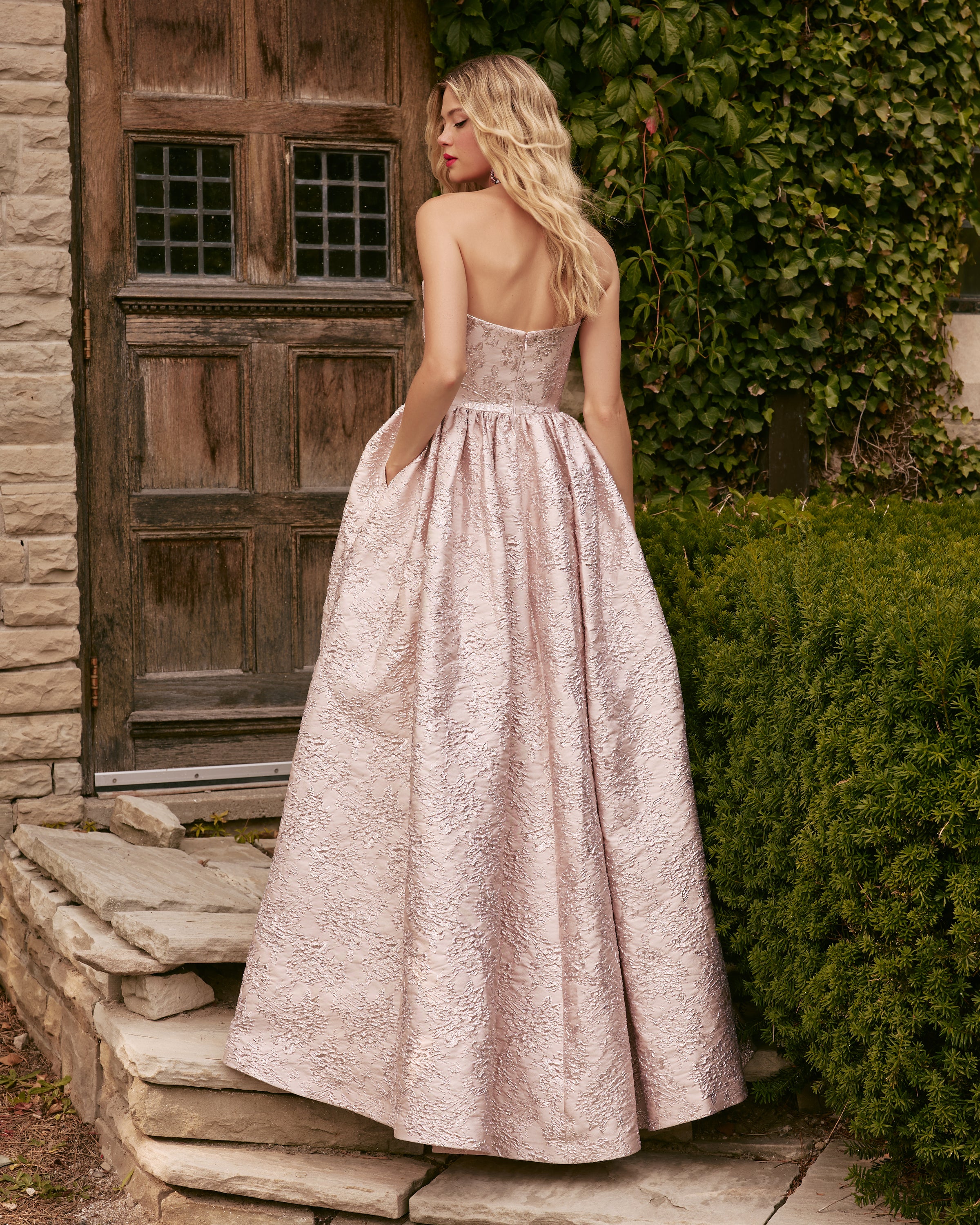 STRAPLESS BALL GOWN – Frascara